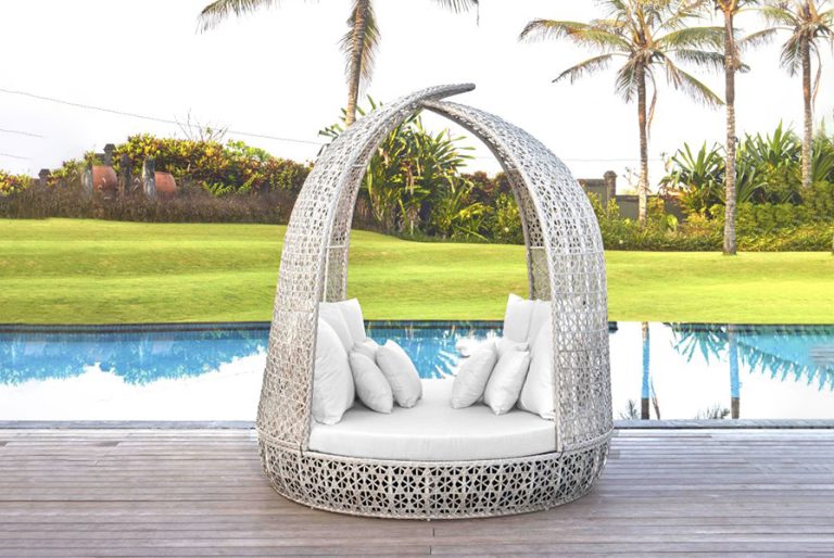 Pool Chairs & Sun Beds for Outdoor Spaces | Ellements